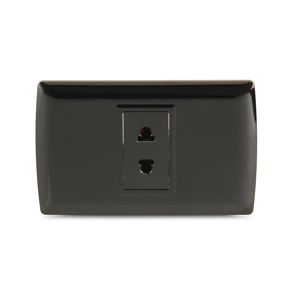 Tomacorriente Universal Simple Negro Basic - Promart