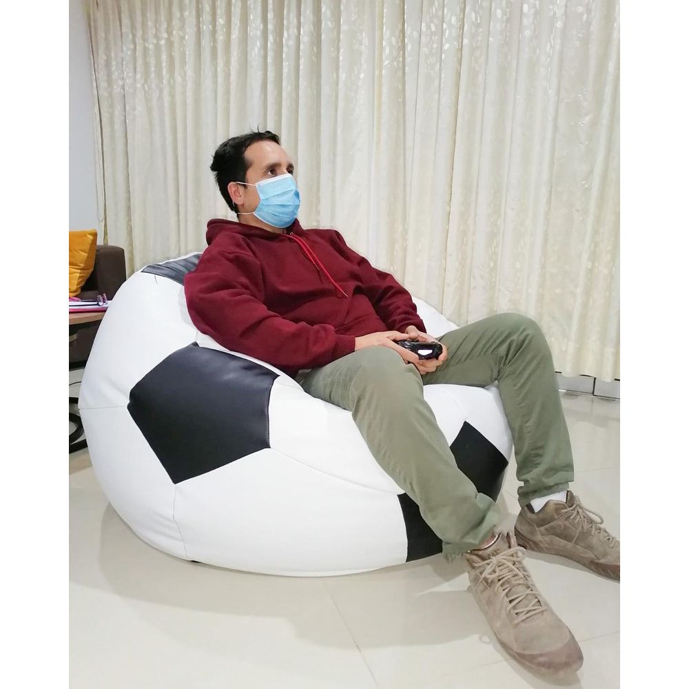 Puff Pelota de Futbol Gigante PuffPerú Blanco con Negro | Promart.pe ...