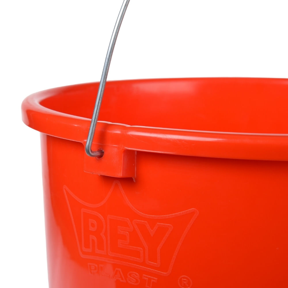 Balde con asa de metal 15 litros Reyplast | Promart.pe - Promart
