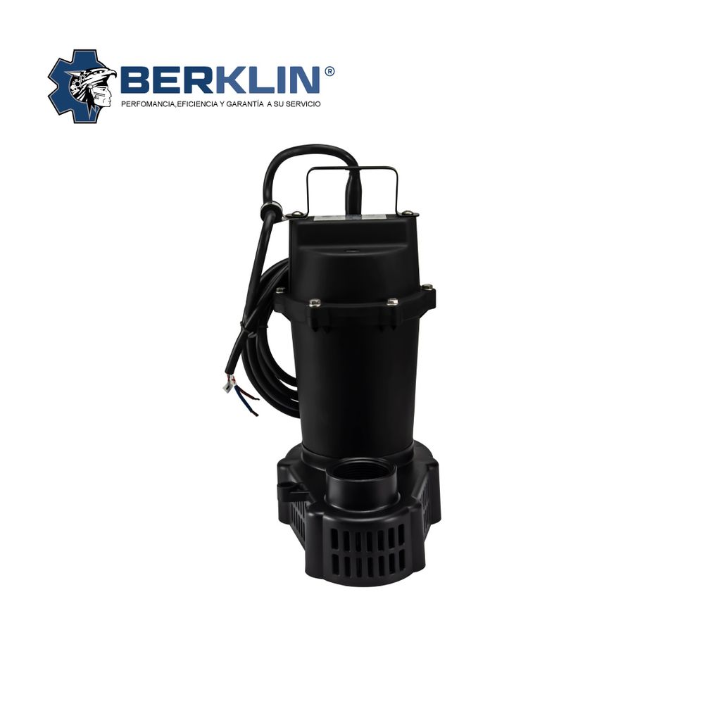 Bomba de agua Berklin sumergible fotovoltaica de 0.3 HP 12V - Promart