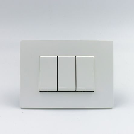 INTERRUPTOR TRIPLE SINTHESI S33 PLACA BLANCA | Promart.pe - Promart