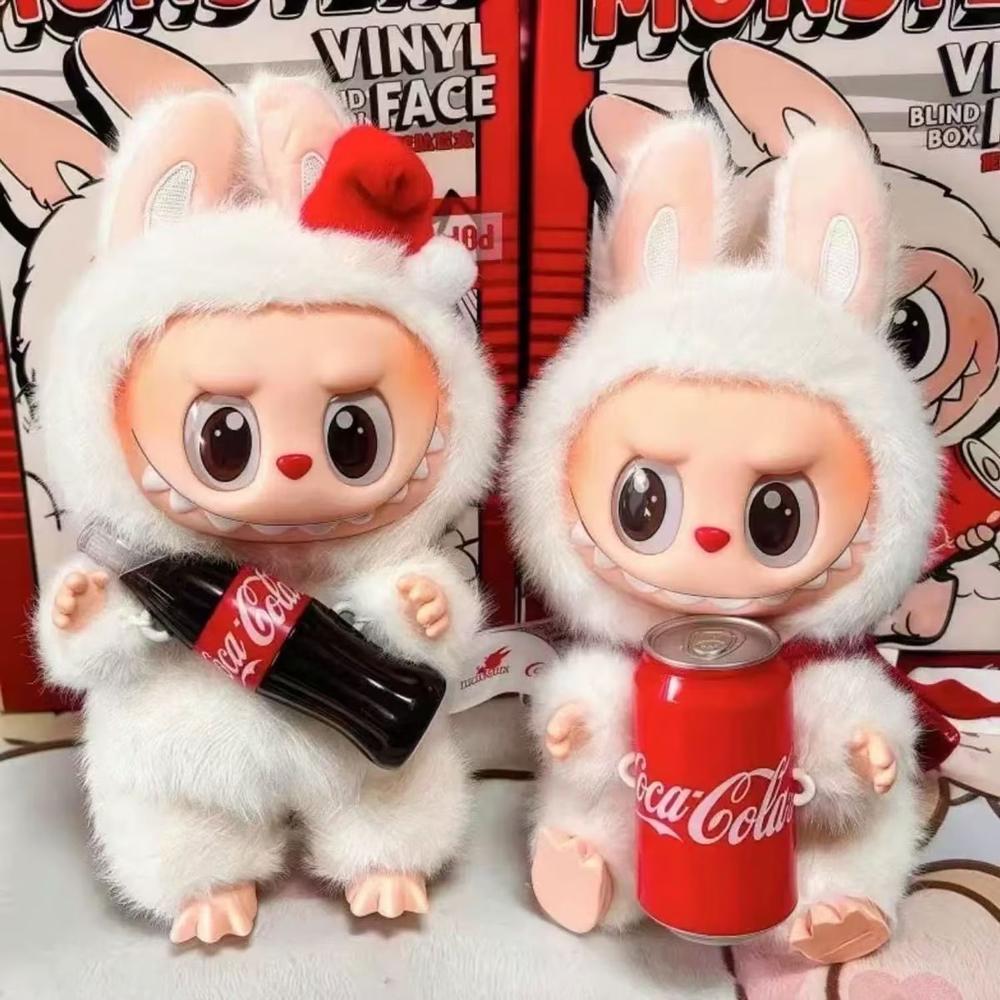 Muñeco Dupe Labubu Sorpresa Serie Coca Cola - Promart